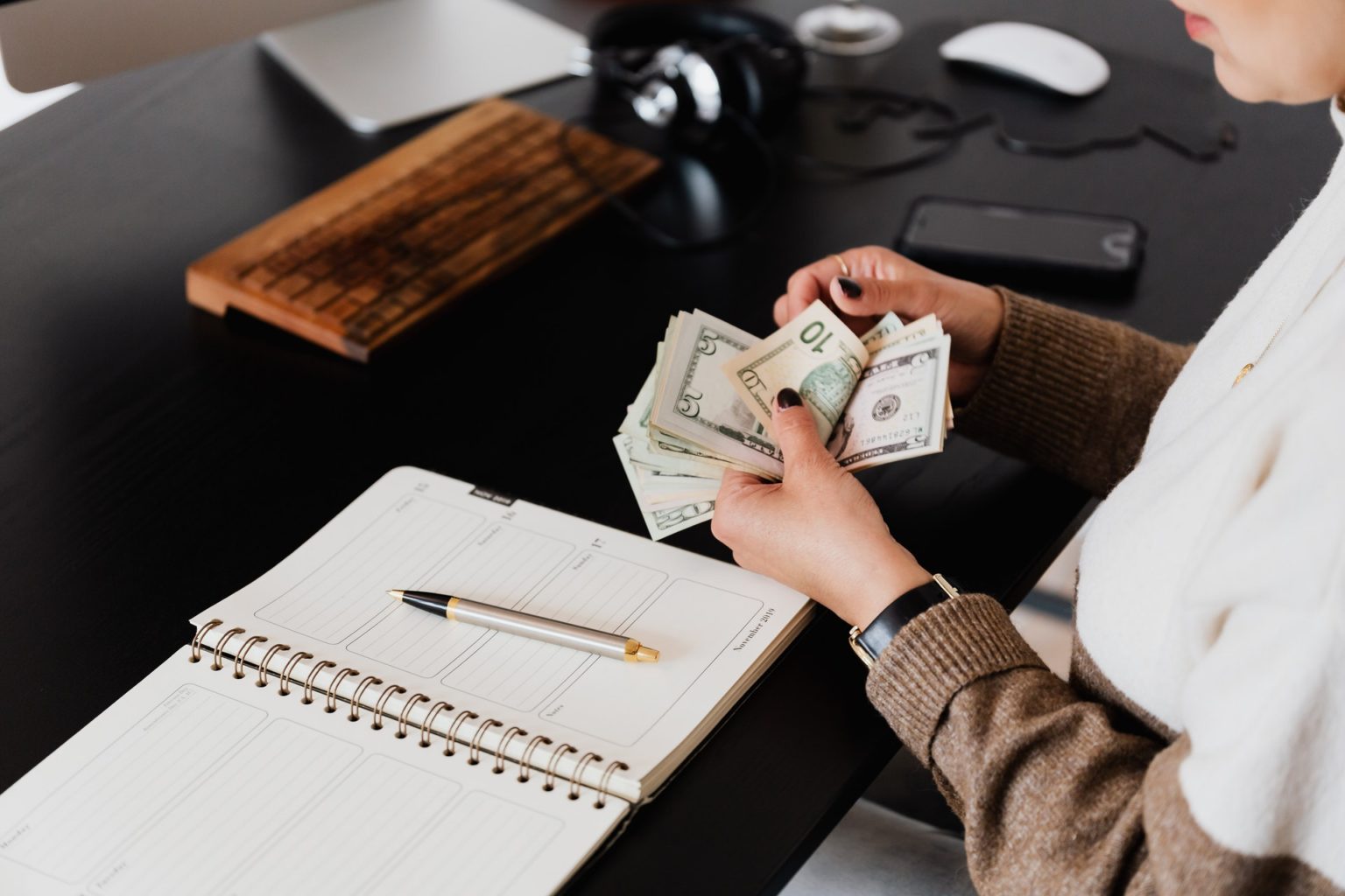 Why Are Paralegals Paid So Little Financial Facts And Info Useful why-are-paralegals-paid-so-little-financial-facts-and-info-useful