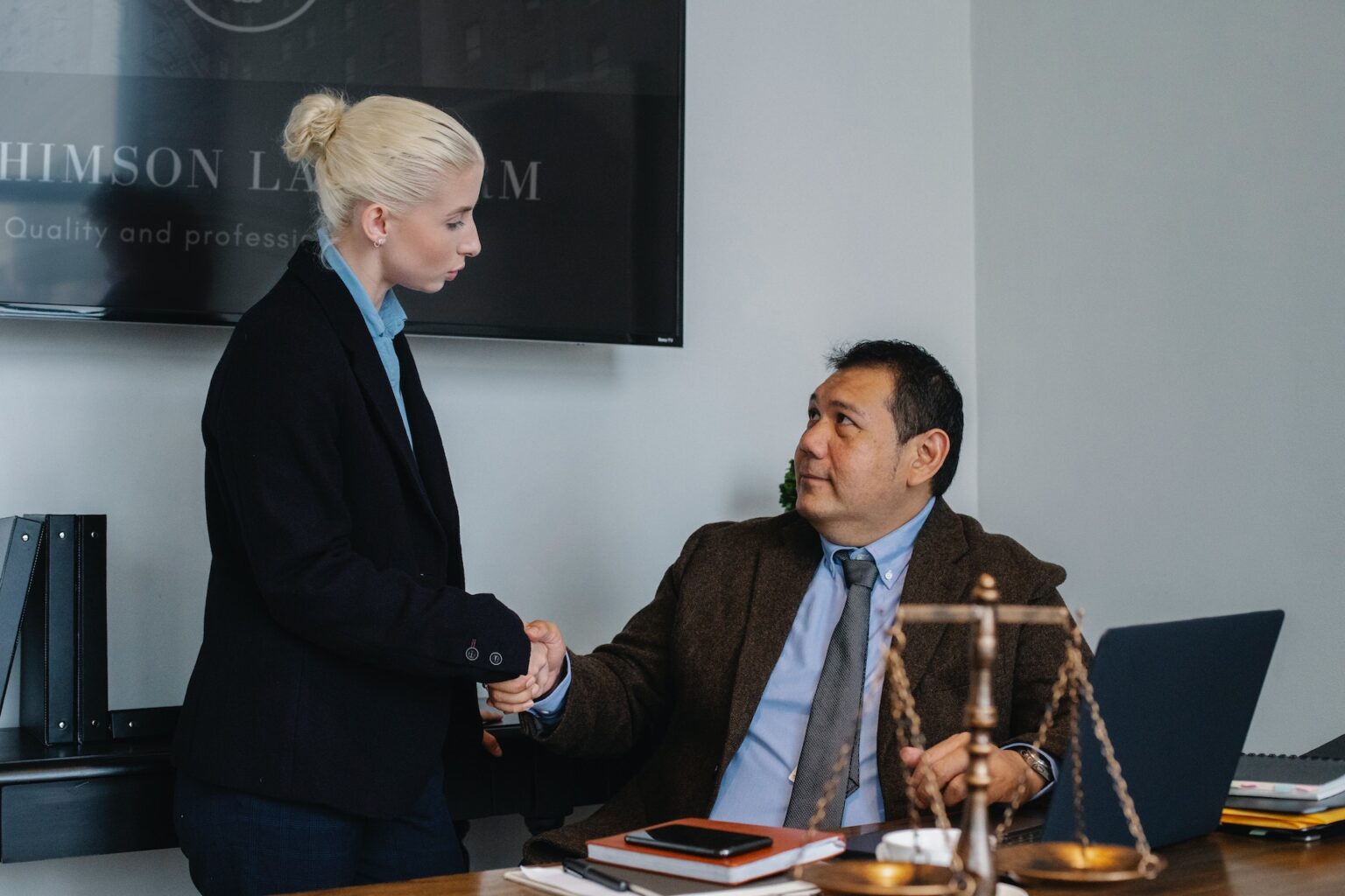 Becoming a Paralegal Without a Paralegal Degree: Your Path to Success ...