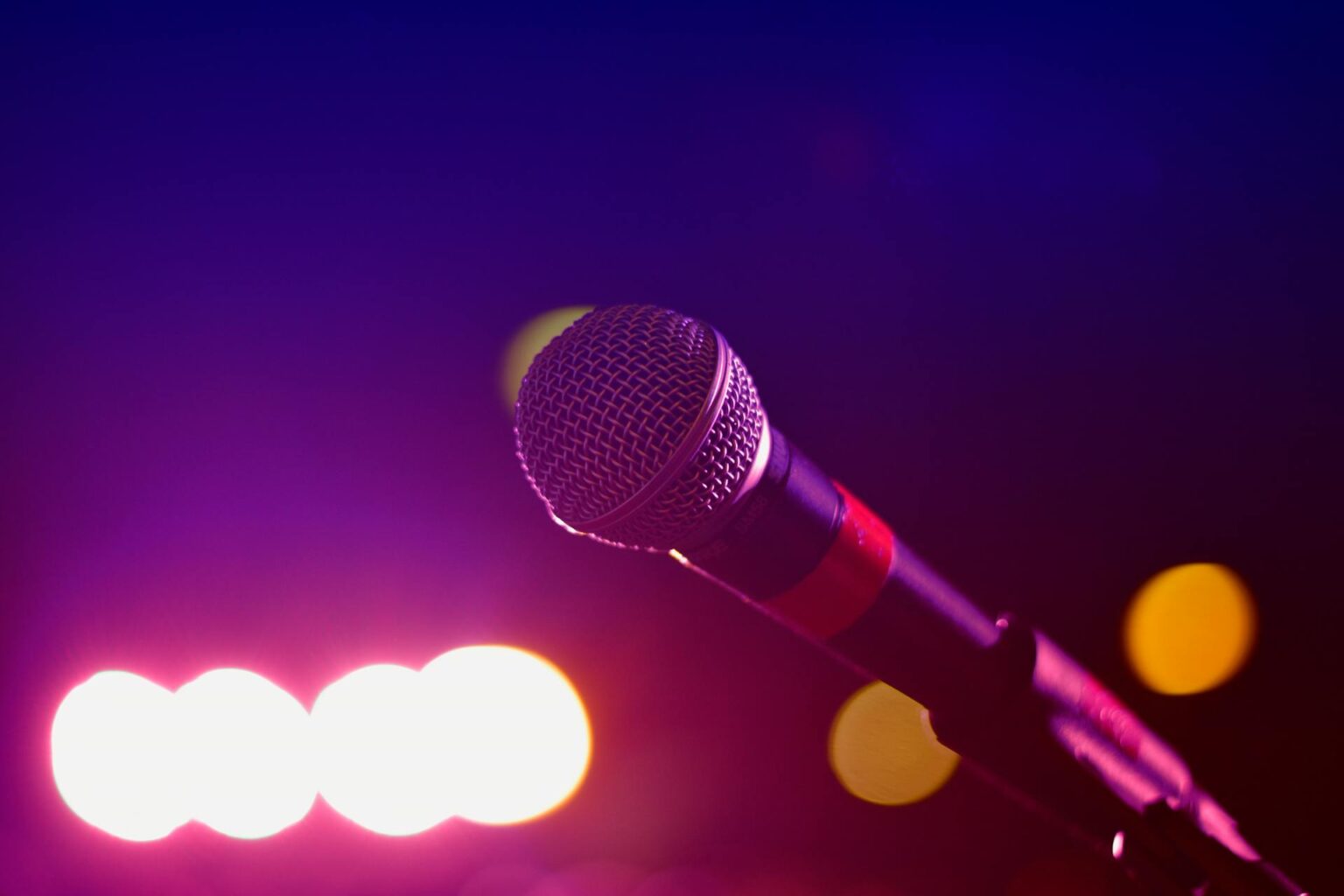 Singing Lessons 101: How to Start, What to Expect, and How to Grow Your ...